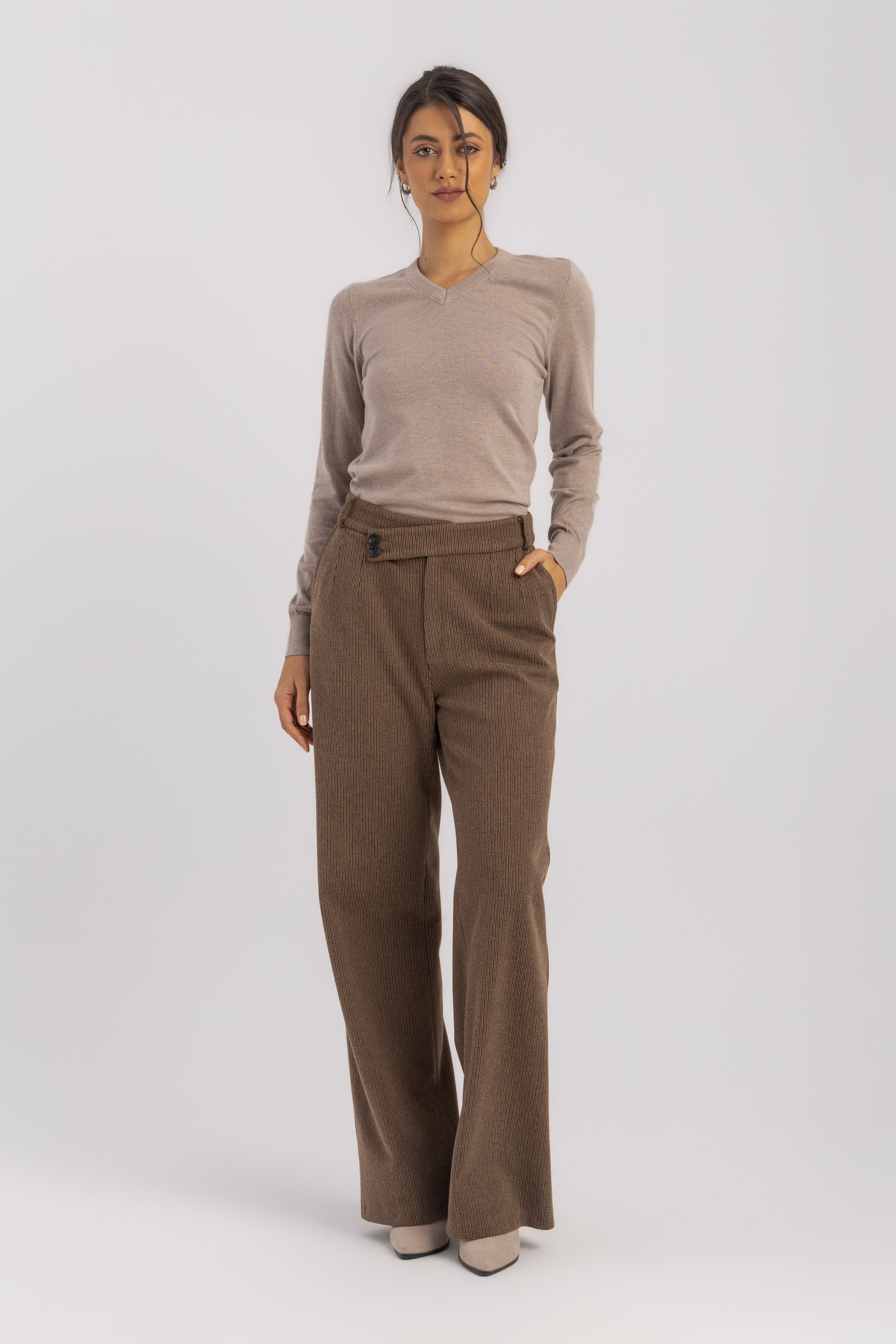 ESLA V-Neck Knitted Long Sleeve Top